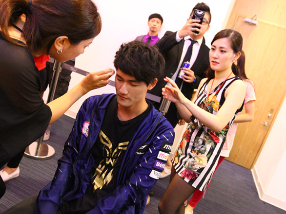 閃電狼 FlashWolves 官方網站